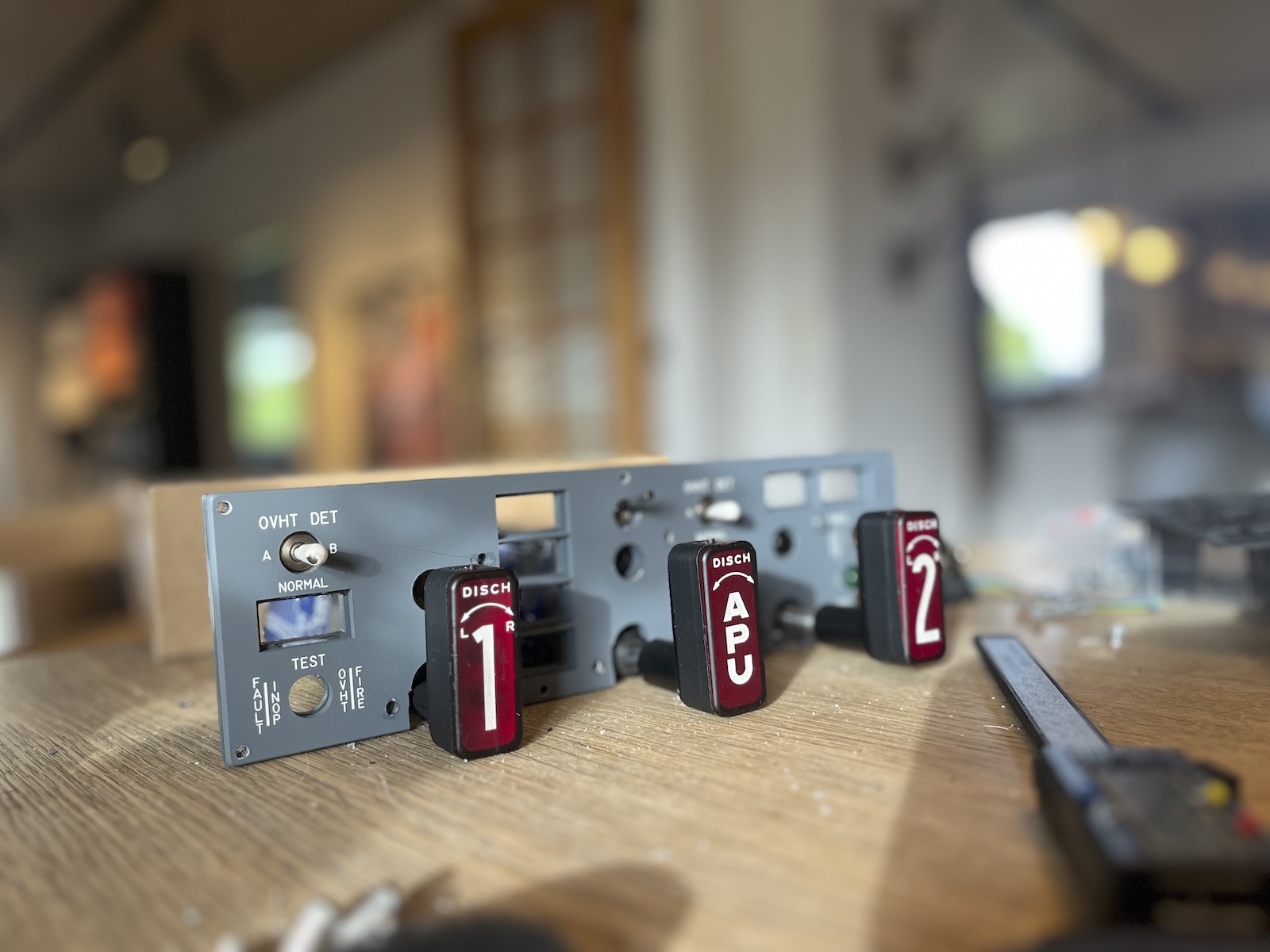 Build a Boeing | A cockpit on a budget